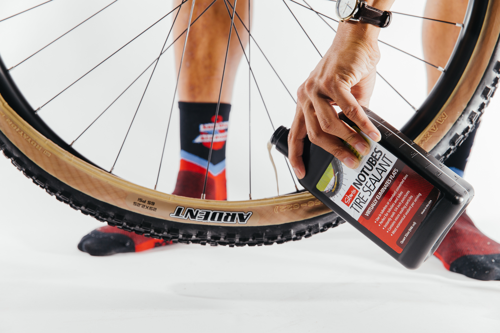 Fast and Easy Tubeless with the Bontrager FLASH Charger Floor Pump ...