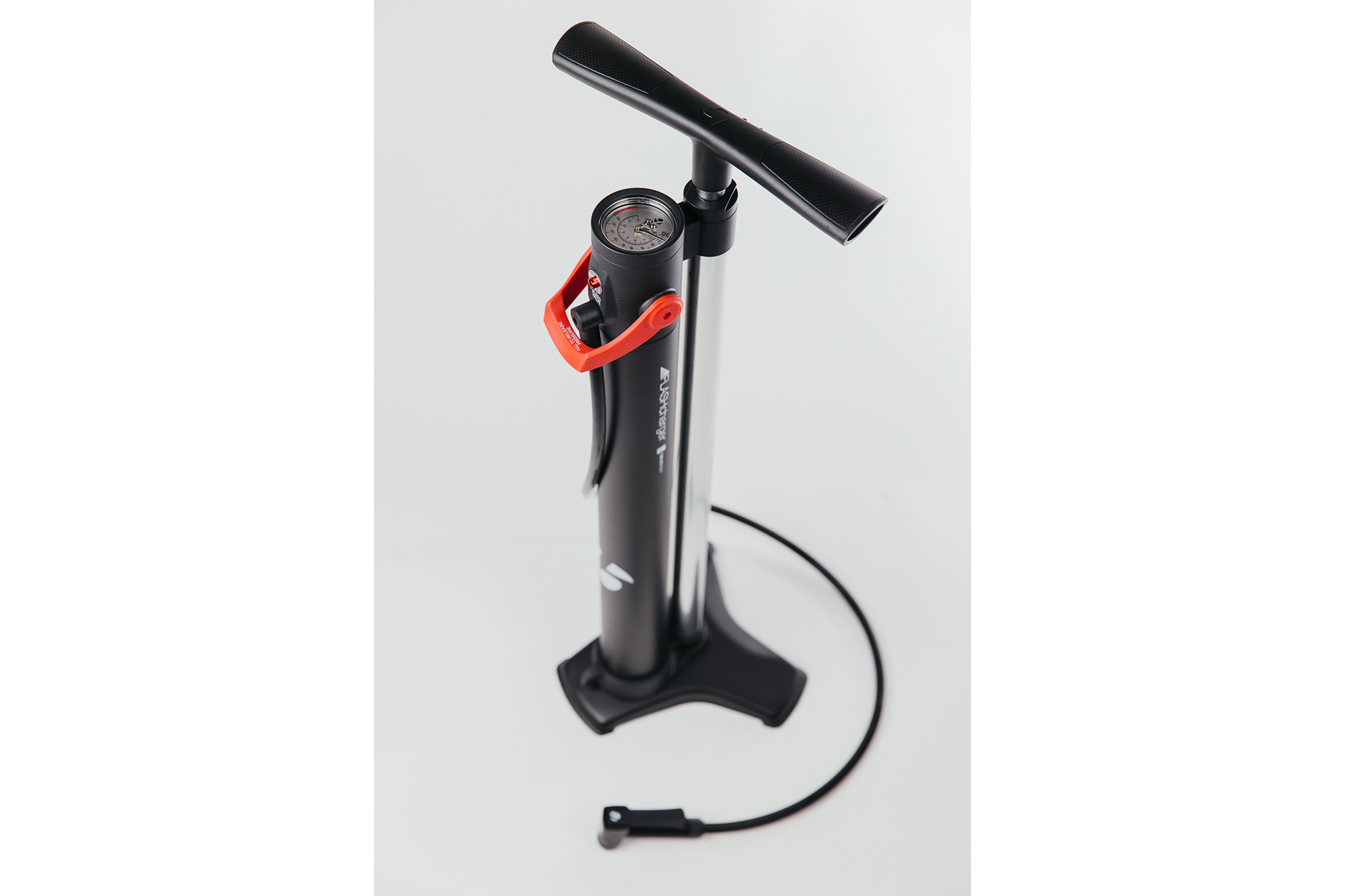 Fast and Easy Tubeless with the Bontrager FLASH Charger Floor Pump ...