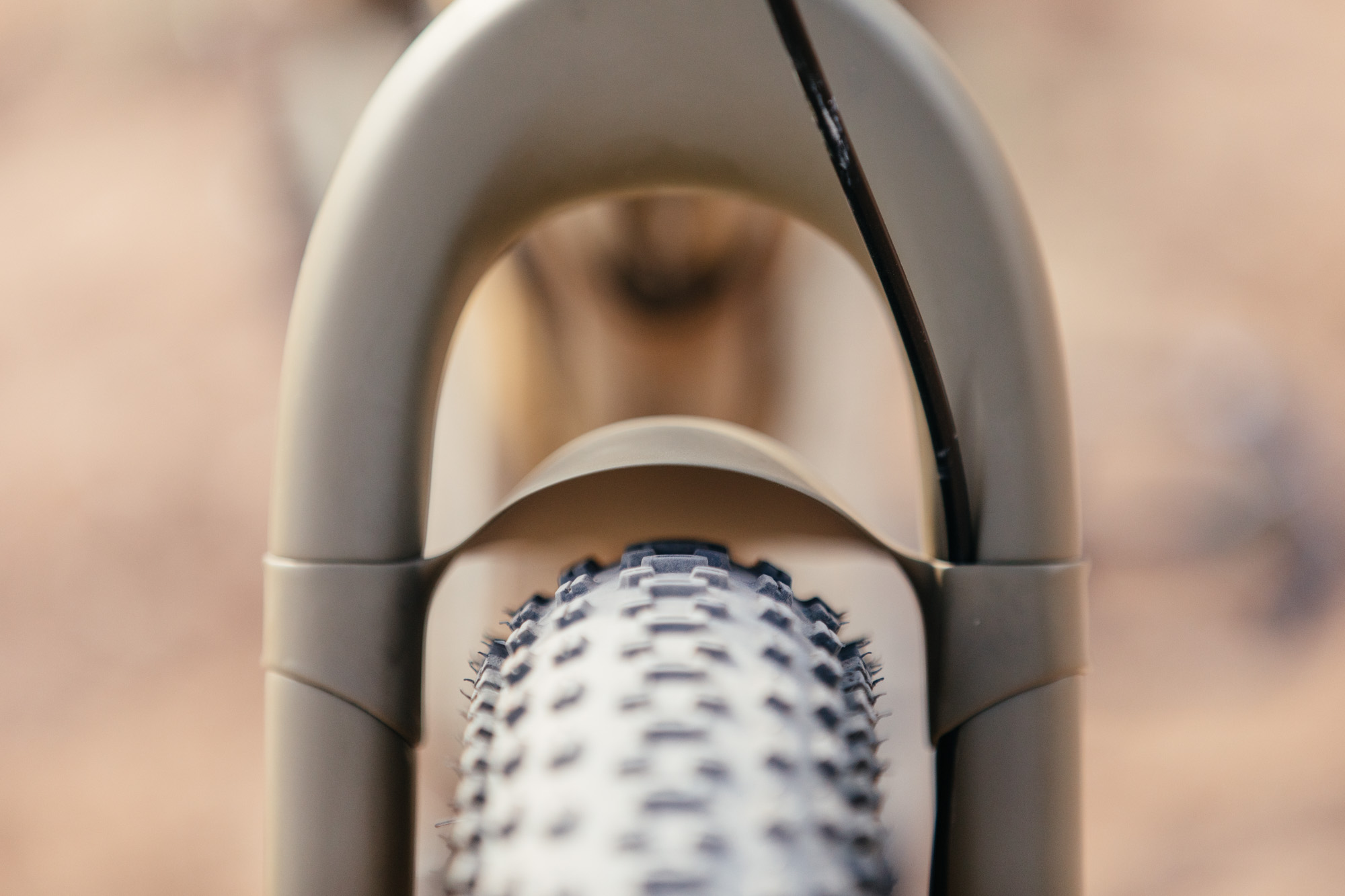 A Hands-On Look at ENVE’s New Bikepacking-Ready Boost Mountain Fork ...