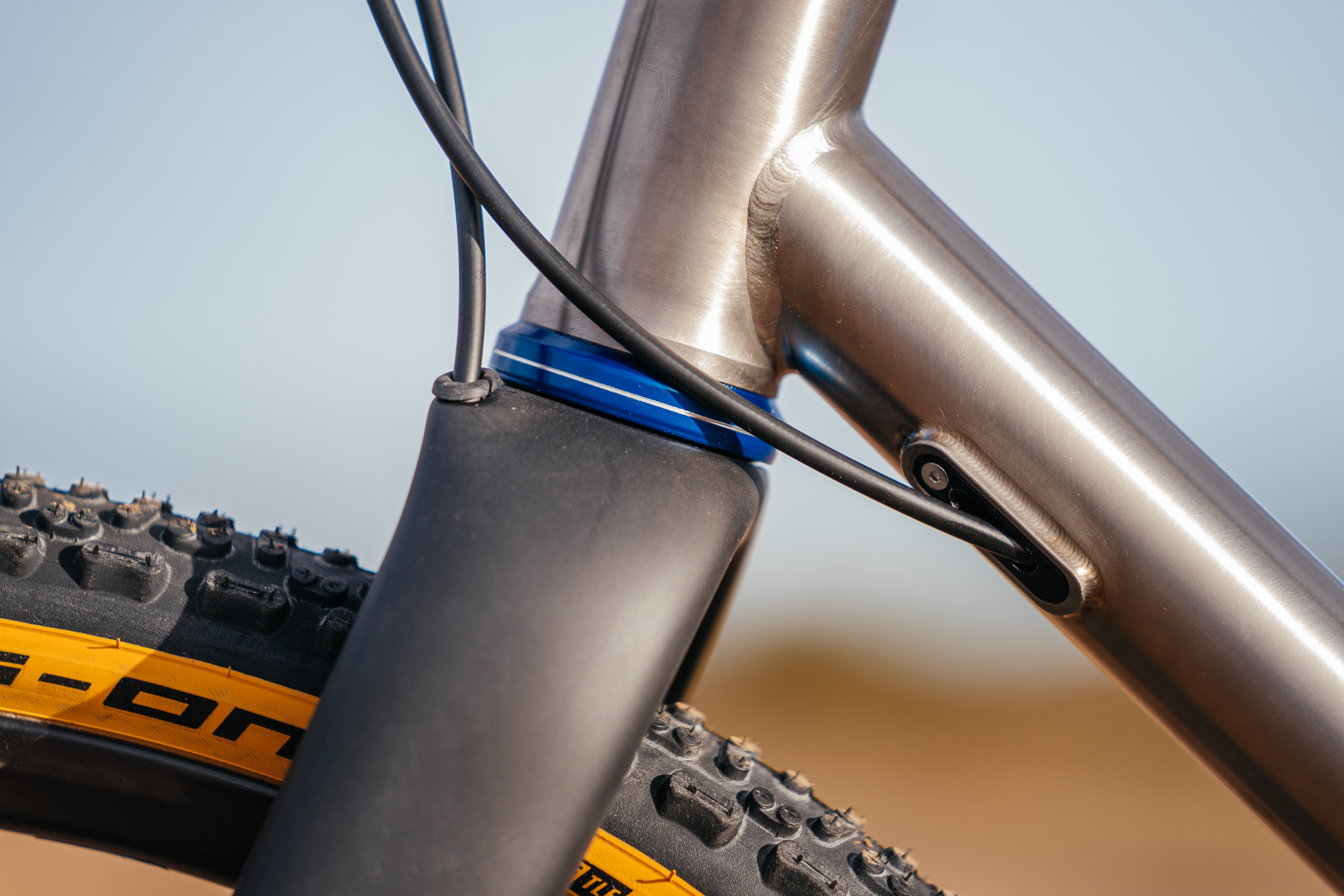 Curtis Inglis’ Titanium Retrotec with ENVE Foundation AG25 Gravel ...