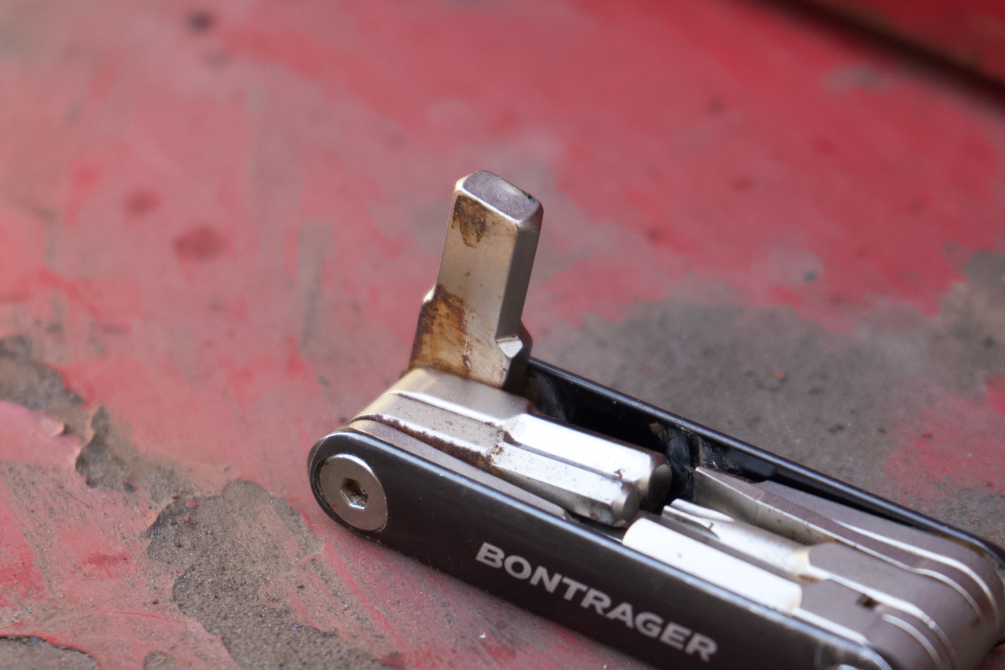 Space Race: Why the OneUp EDC Lite and Bontrager BITS Are the Only In ...
