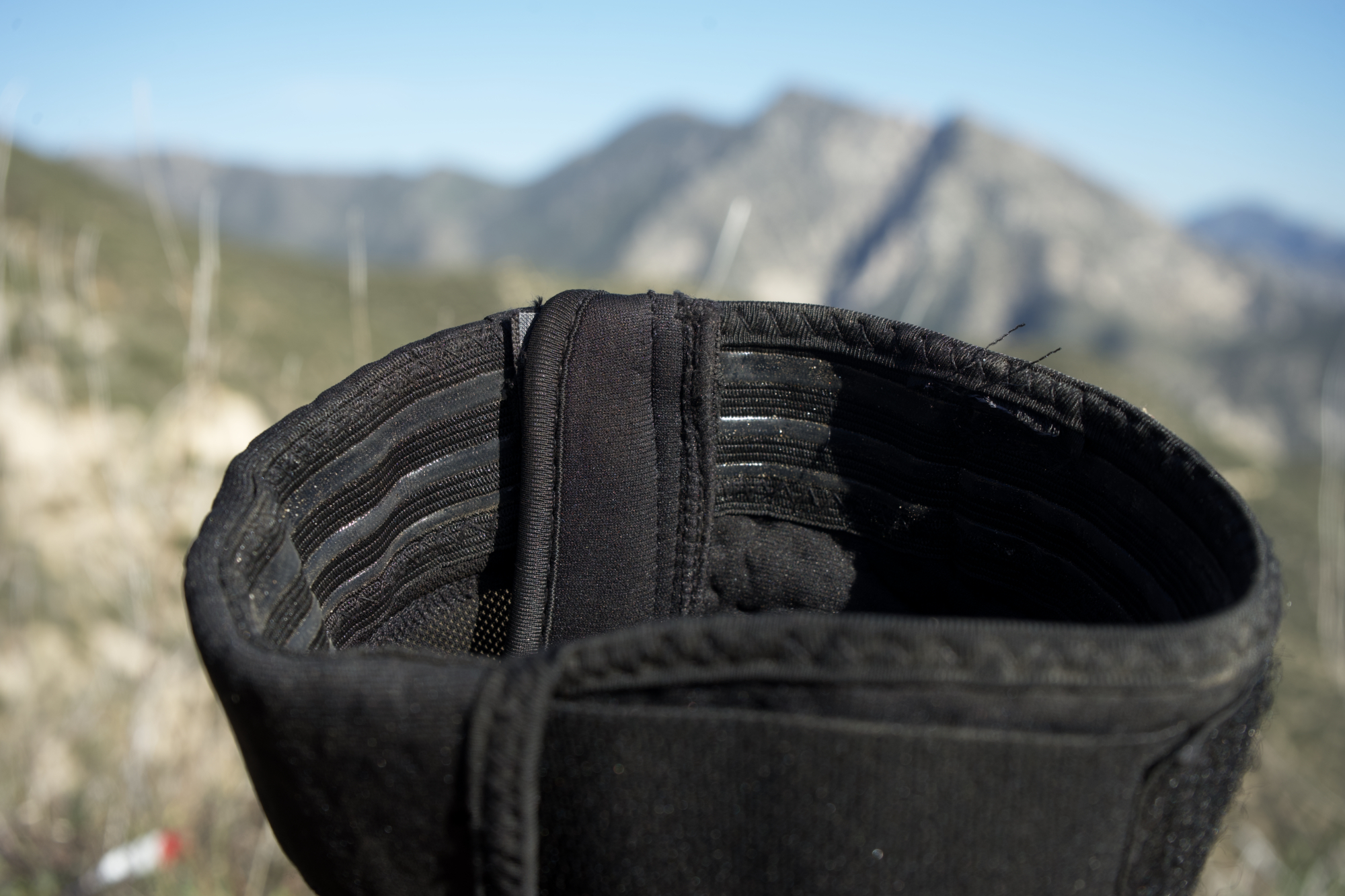 All Caps: Testing the ION K-Lite Zip Zippered Knee Pads | The Radavist ...