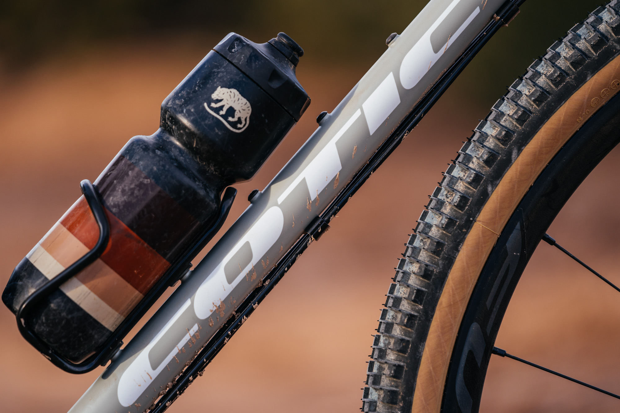 A Review of the Cotic Escapade 853: British Steel with Campagnolo Ekar ...