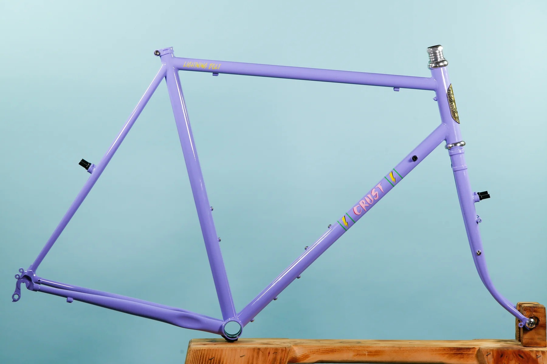 Radar Roundup: 7Mesh Spring, Champagne MKS Grip Monarch, Crust ...