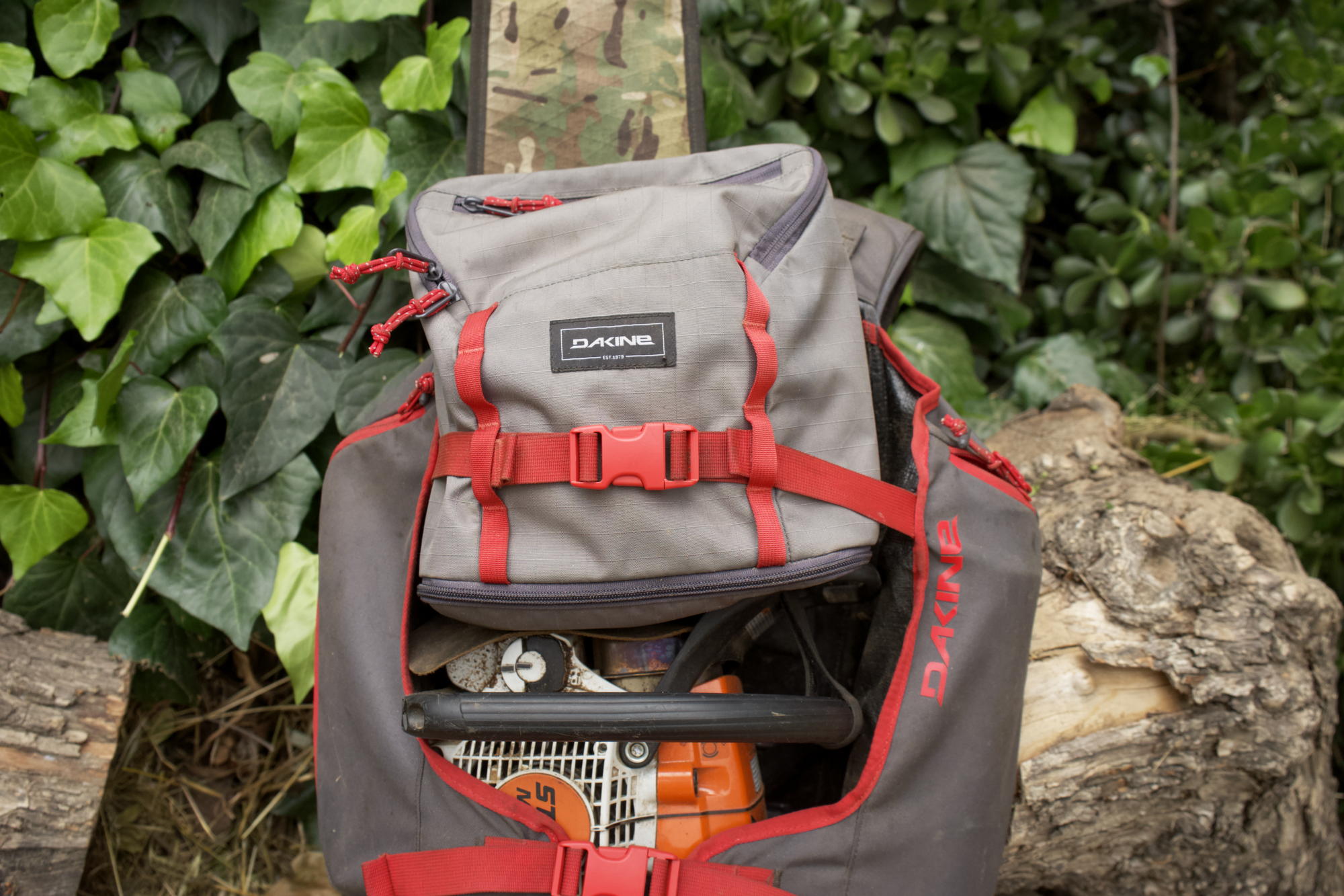 Braap Pack: The Dakine Builder Pack 25L Is the Best Chainsaw Backpack ...