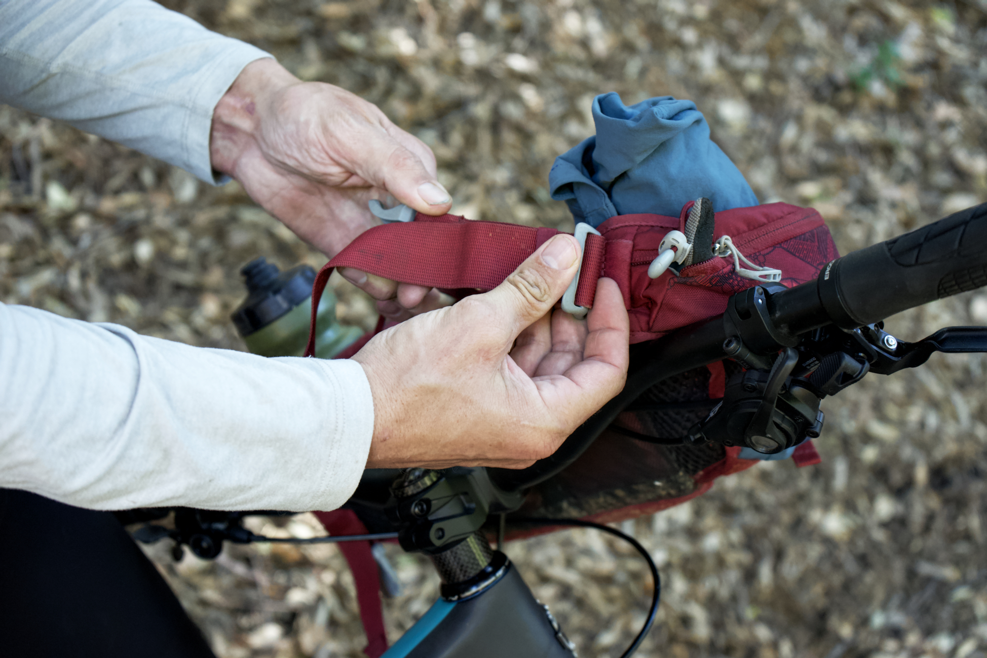 Bike Hacks: Local Mountain Biker’s Hip-Bag Trick Has Handlebar-Bag ...