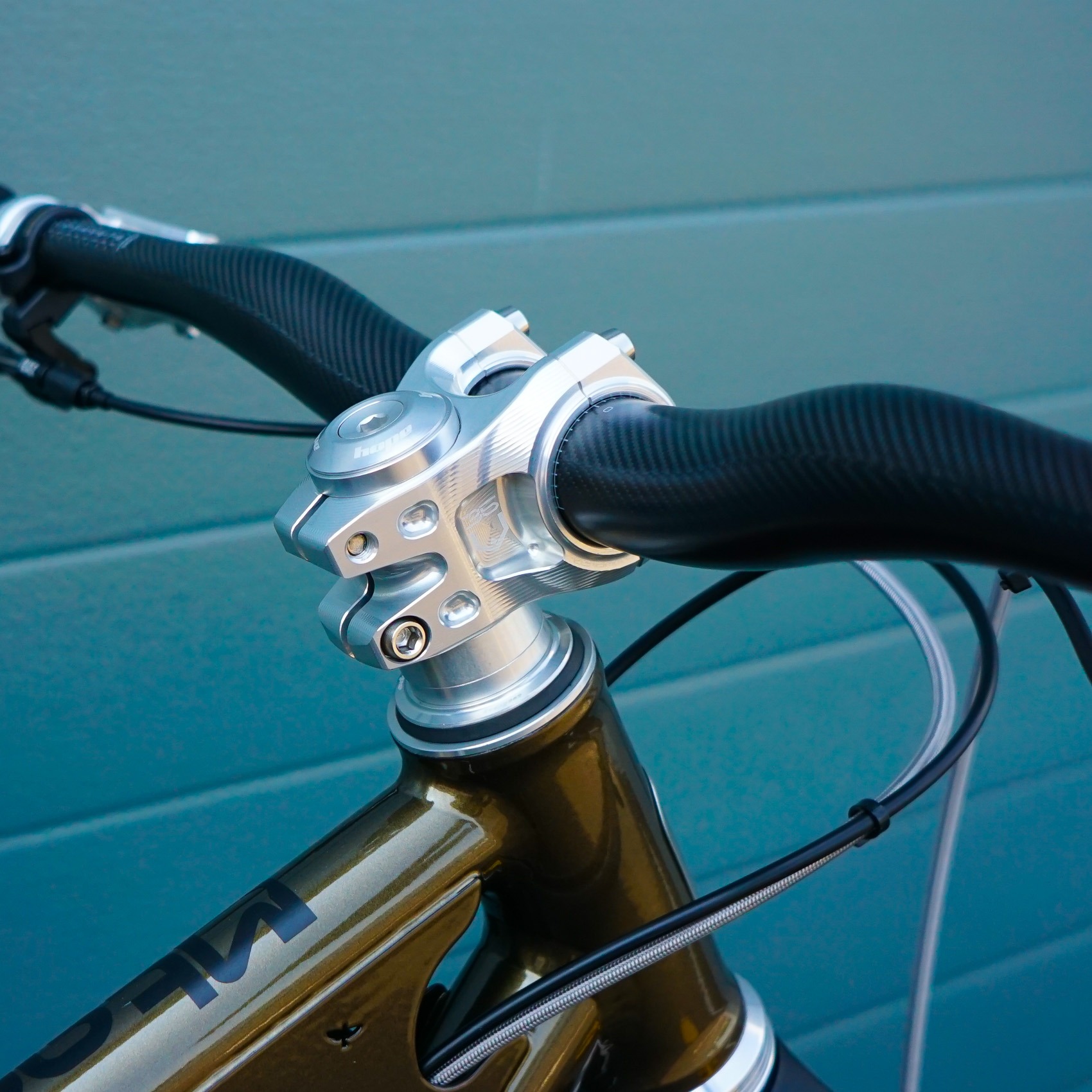 Radar Roundup: Revelate Rifter Framebag, Singular Swift Mk5 Pre-Order, Starling Cycles Limited ...