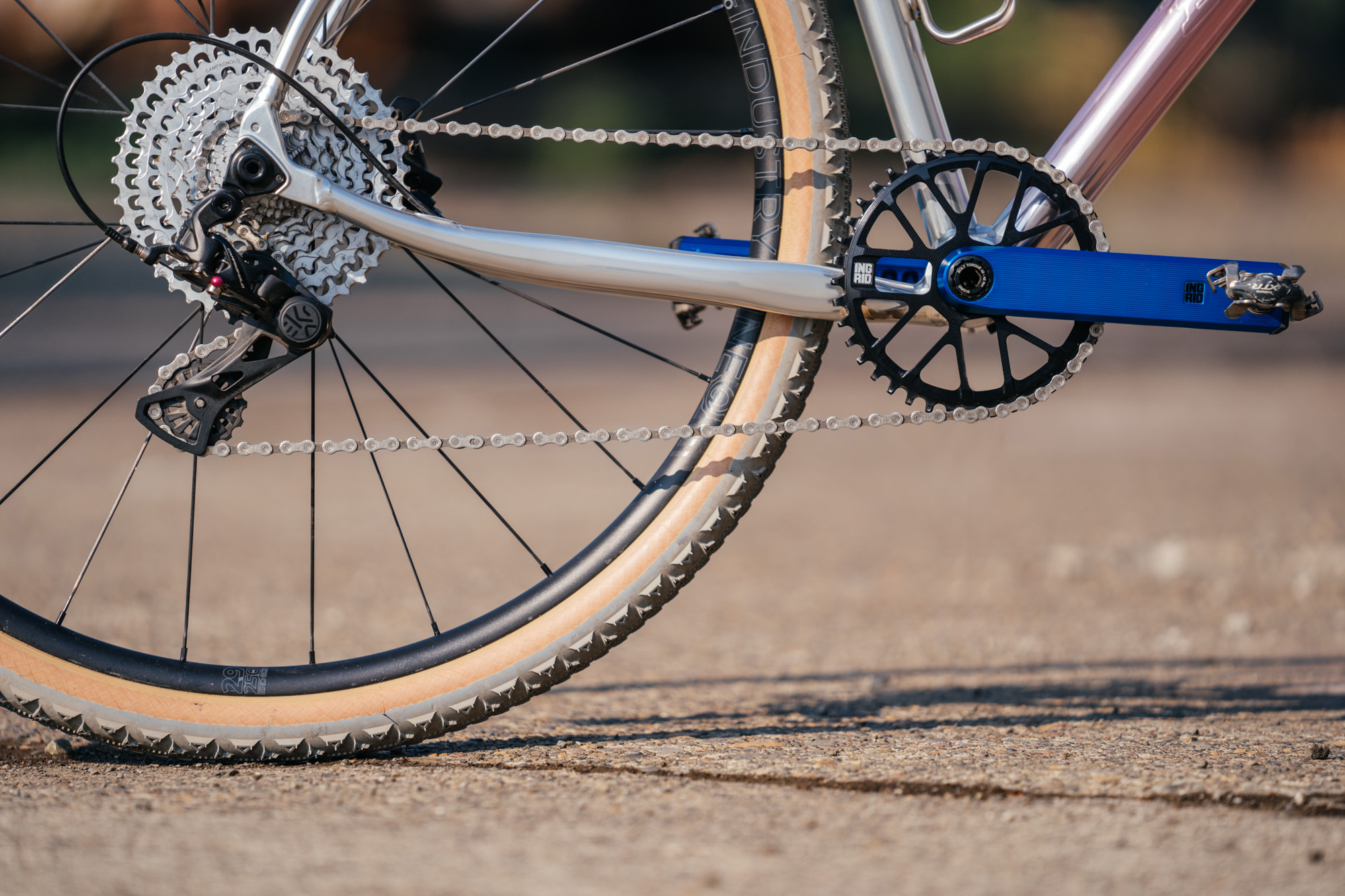 2023 MADE Bike Showdown: ALUMIWARS – Beach Club Al Dente Gravel Bike Vs ...