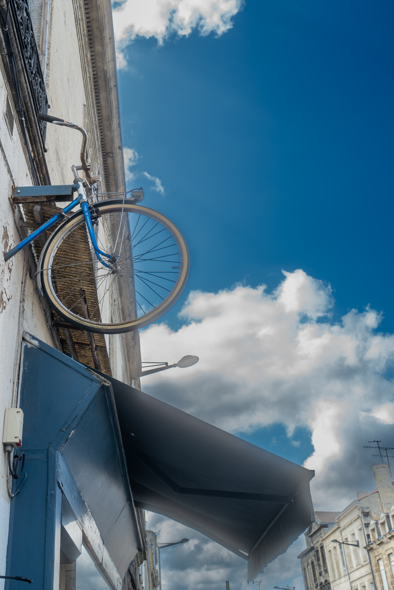 Inside / Out at Musette Bicycles and Coffee in Bordeaux, France ...