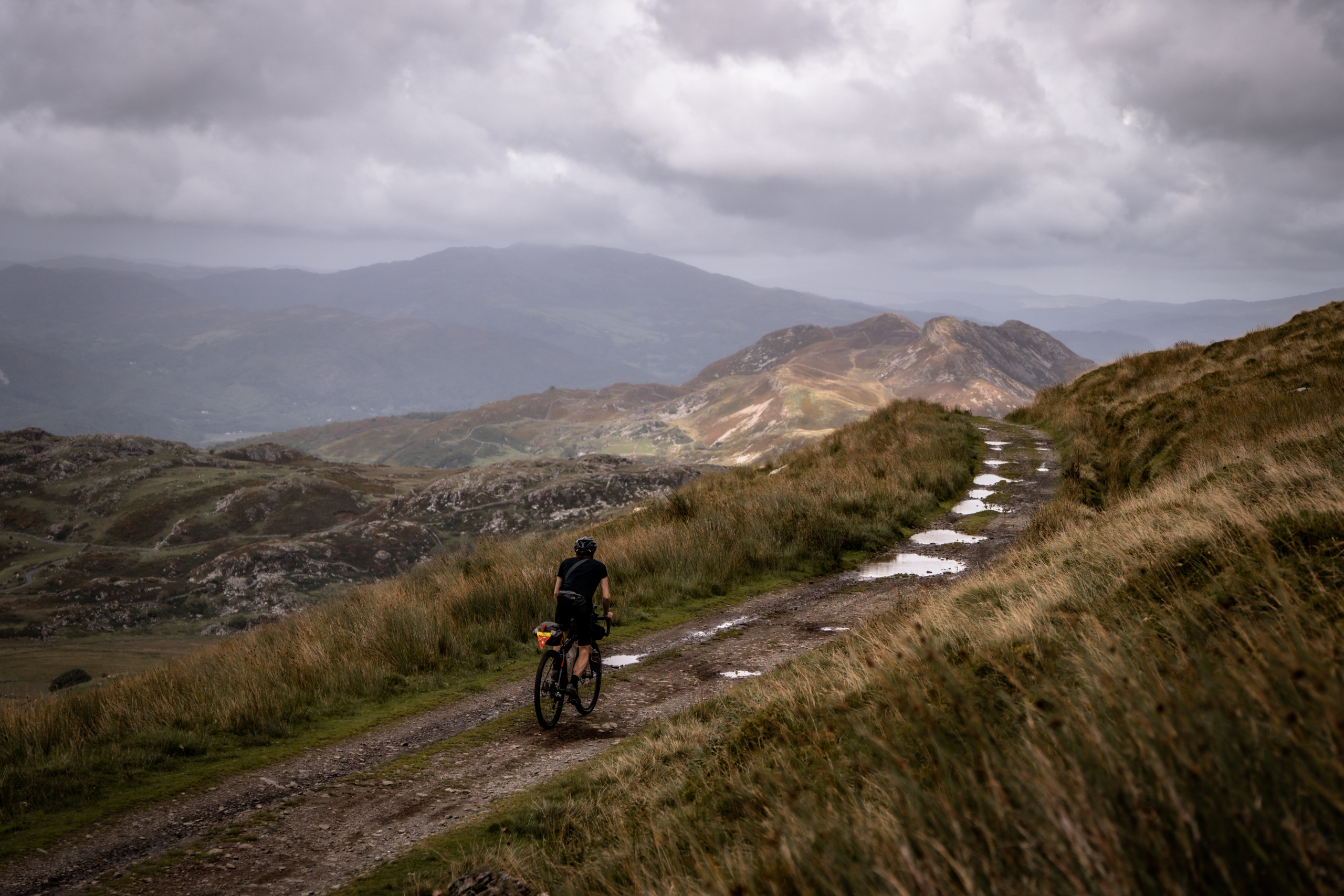 The New Traws Eryri Trail: Bikepacking Across Wales’s Most Intimidating ...