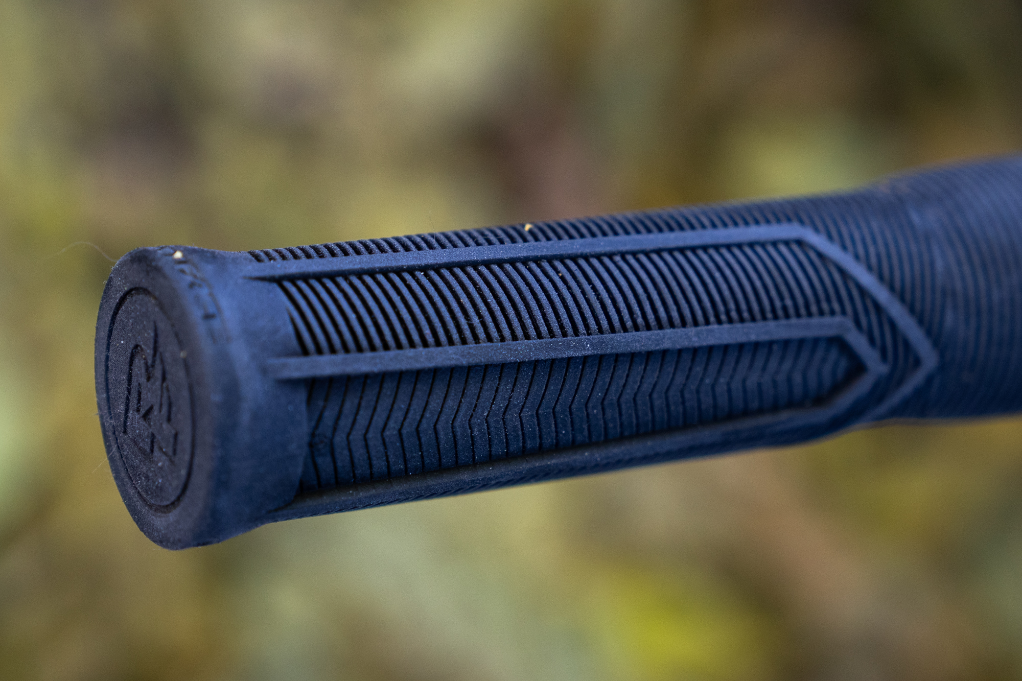 Down With the Thickness: A Race Face Chester Grip Review – Travis Engel ...