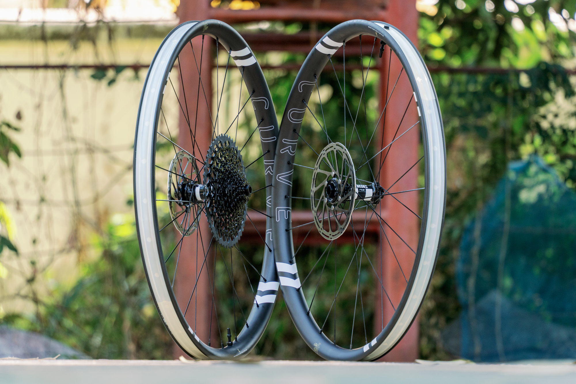 Designed For The Dirt: Curve Cycling Carbon Dirt Hoop Wheelset Review ...