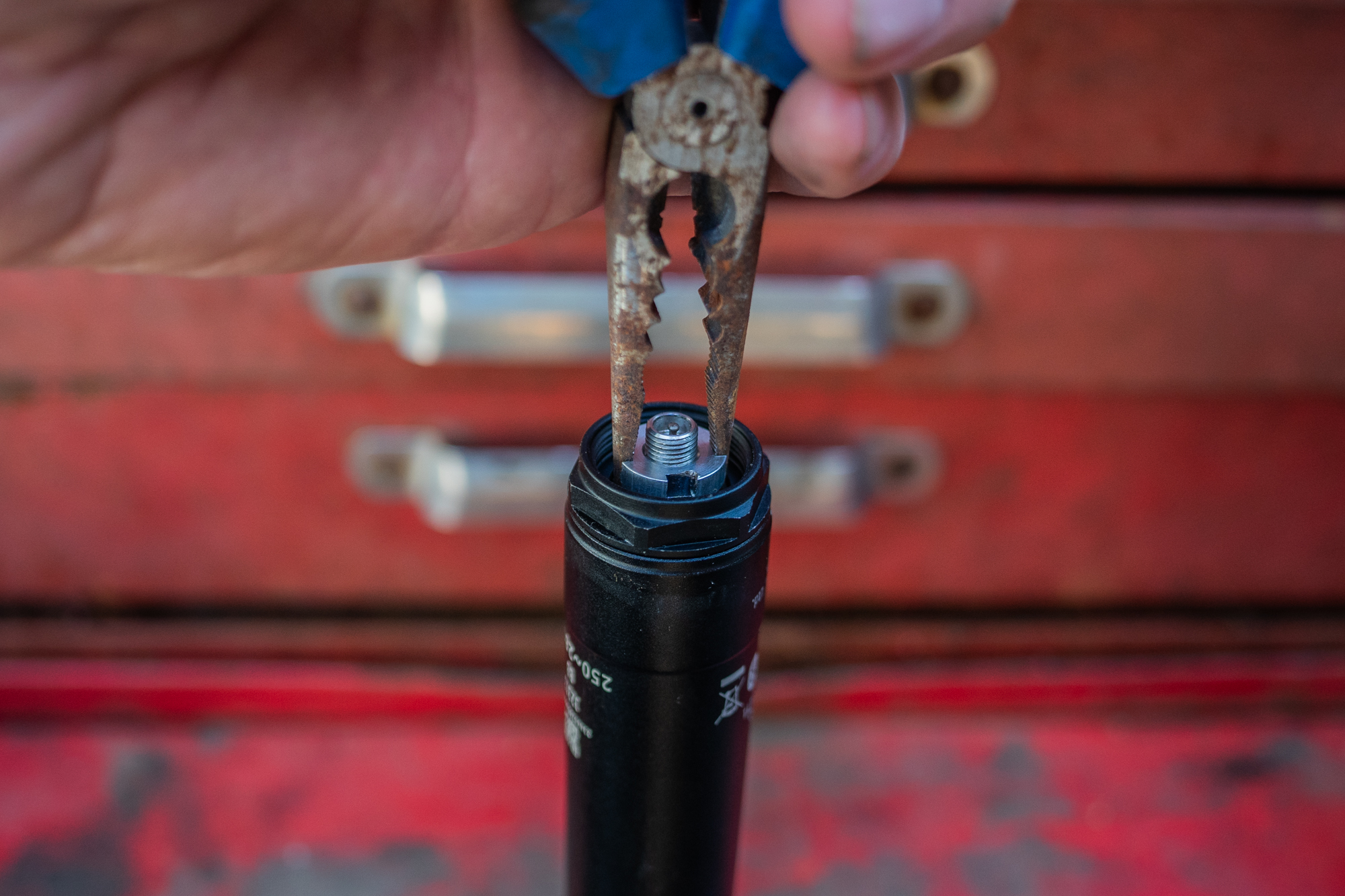 Here for the Right Reasons: A TranzX EDP01 Wireless Dropper Post Review ...