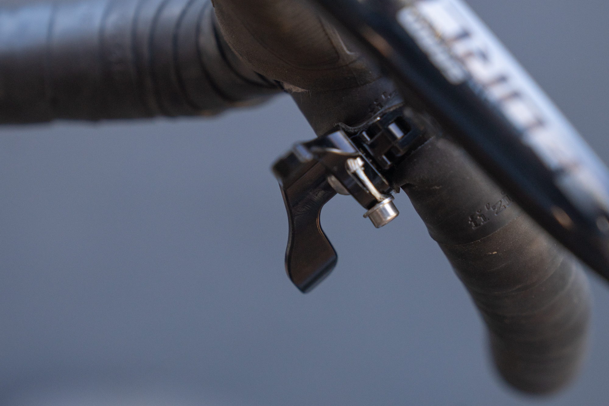 Under the Hood: Reviewing Gravel Drop-Bar Dropper-Post Remotes from ...