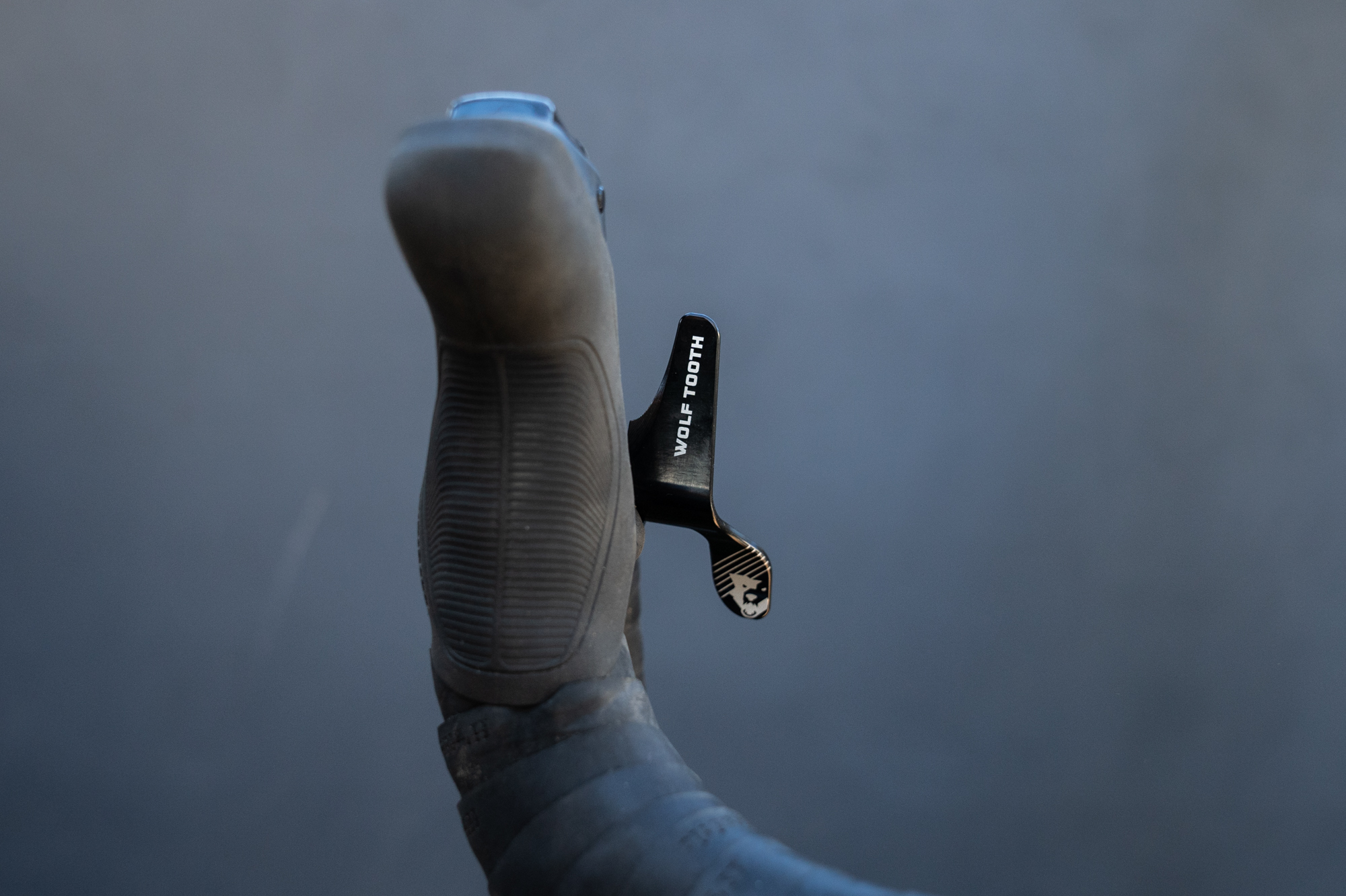 Under the Hood: Reviewing Gravel Drop-Bar Dropper-Post Remotes from ...