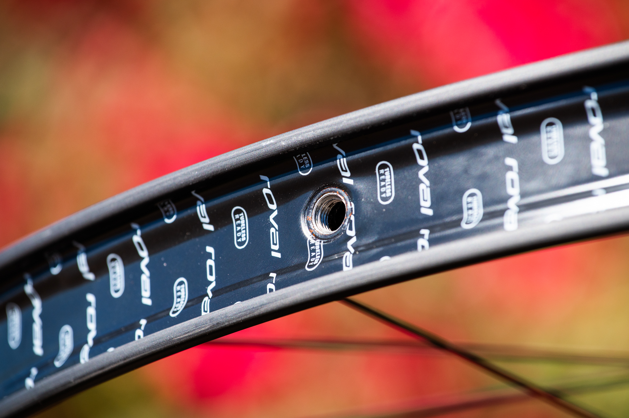 Roval Traverse SLII Wheelset Review: More Than A Threaded Rim – Spencer ...