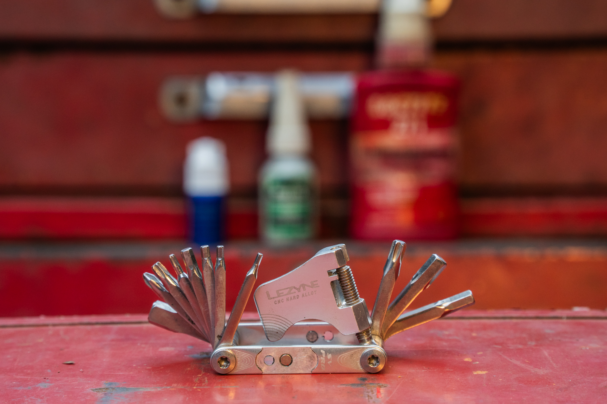Know When to Fold ‘em: Why It’s So Hard for Multi-Tools To Stay Tight ...