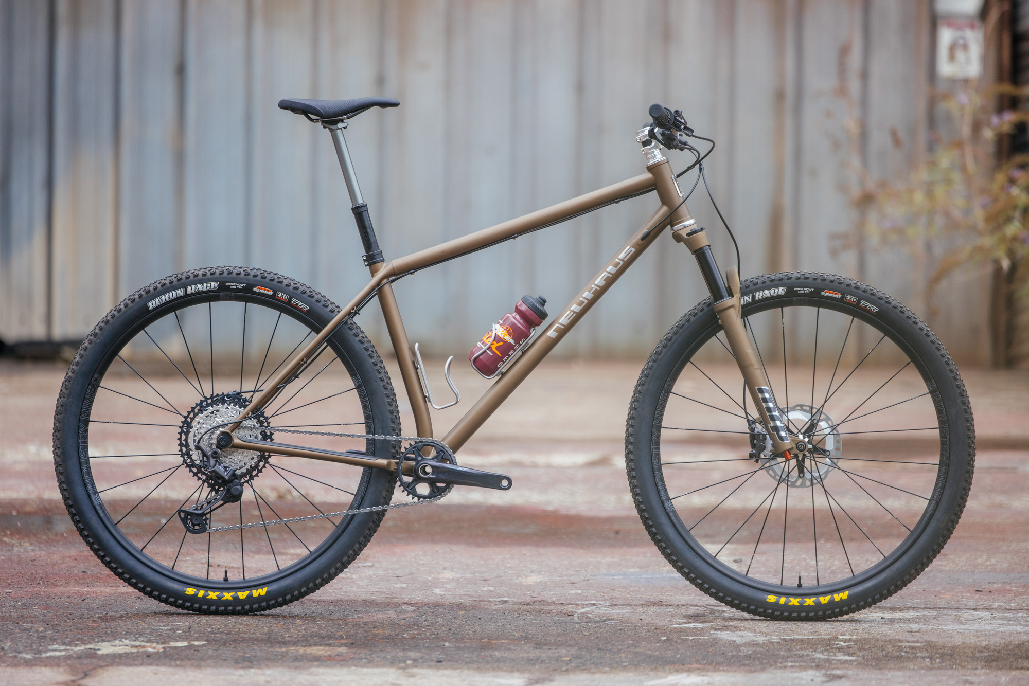 Neuhaus Metalworks’ All-New Core Collection Taiwan-Made Hummingbird ...