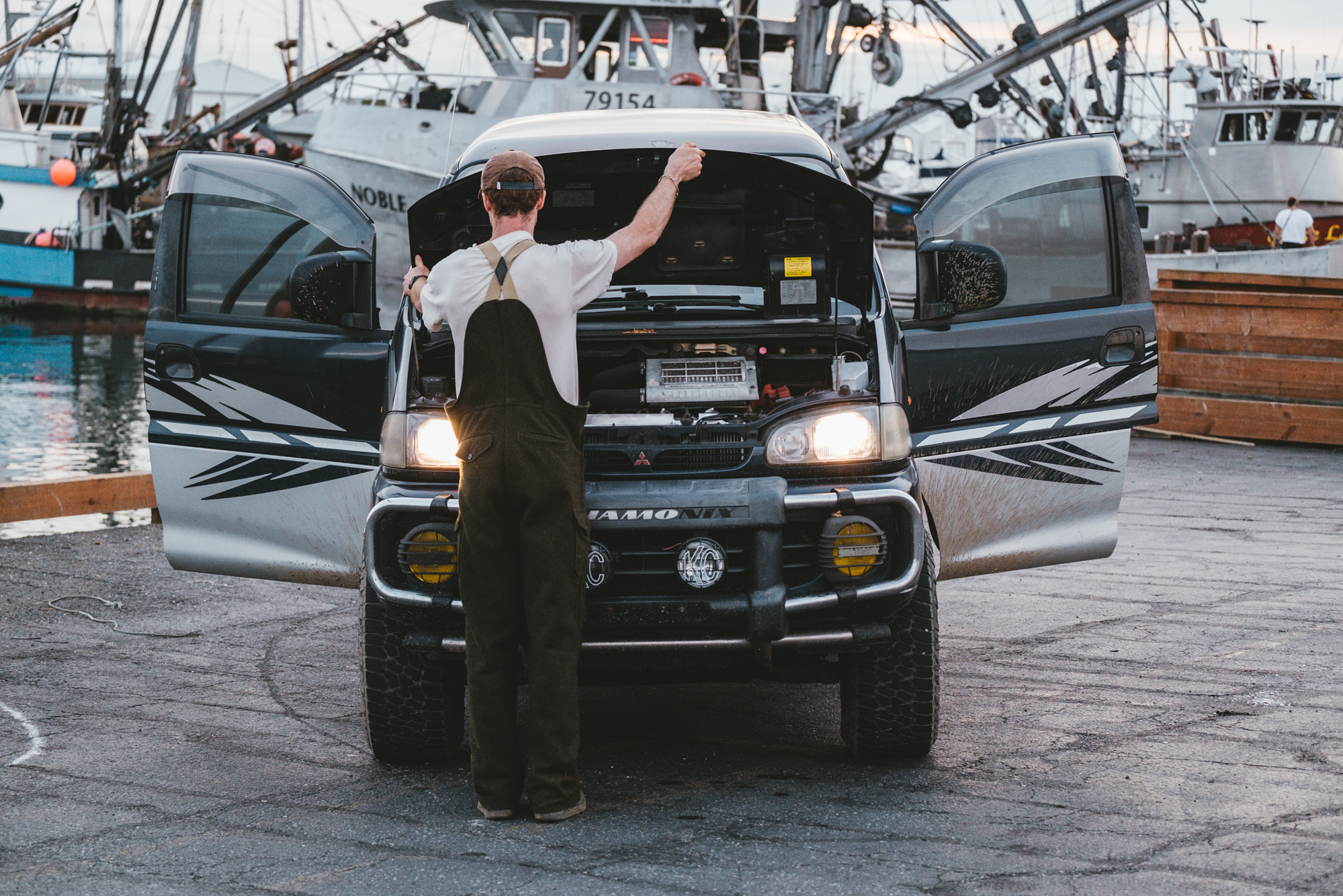 Radical Rigs: Flynn’s Mitsubishi Delica Space Gear and Raaw Jibb – Paul ...