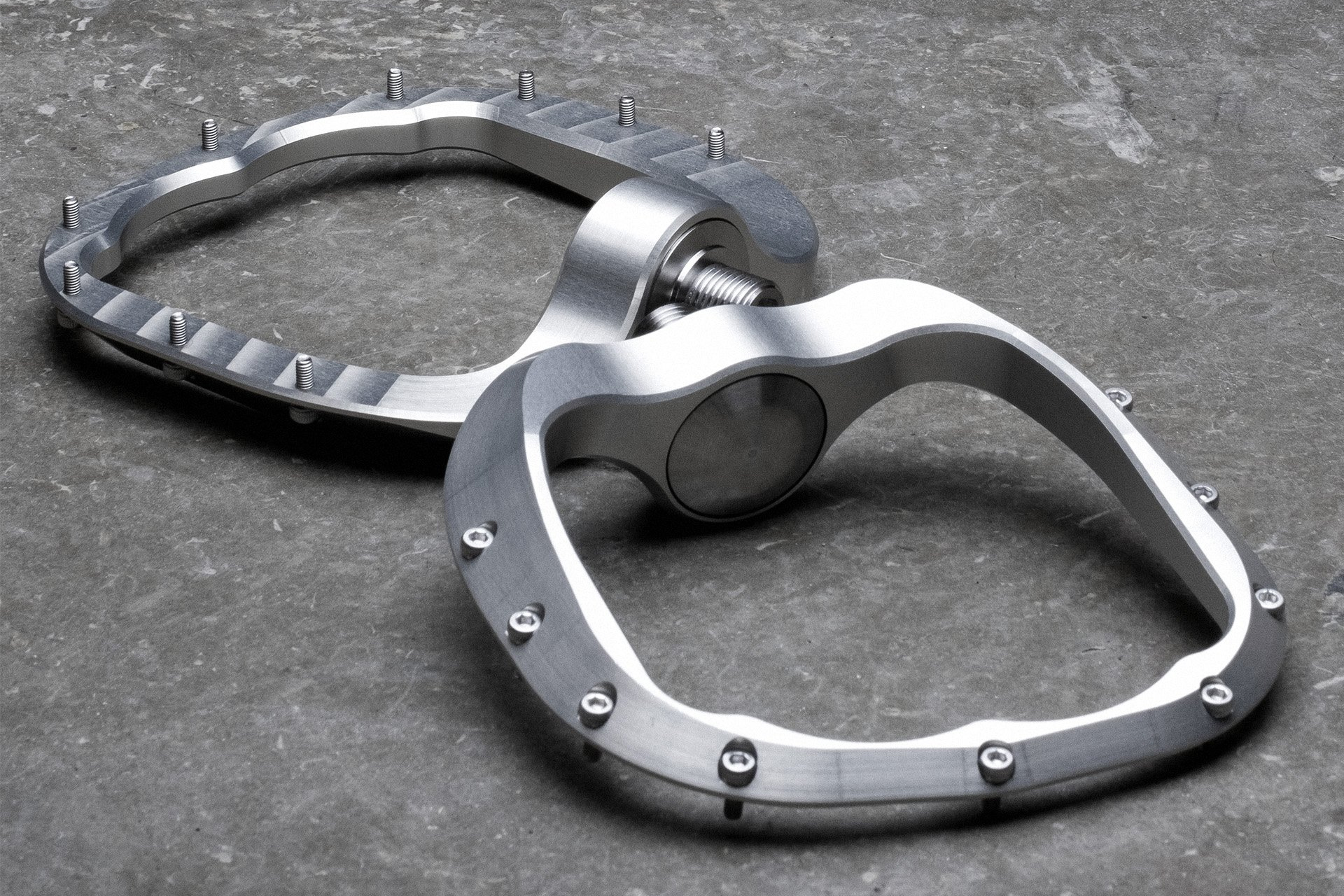 Outlier Pendulum Drop Pedals Look Wild | The Radavist | A group of ...