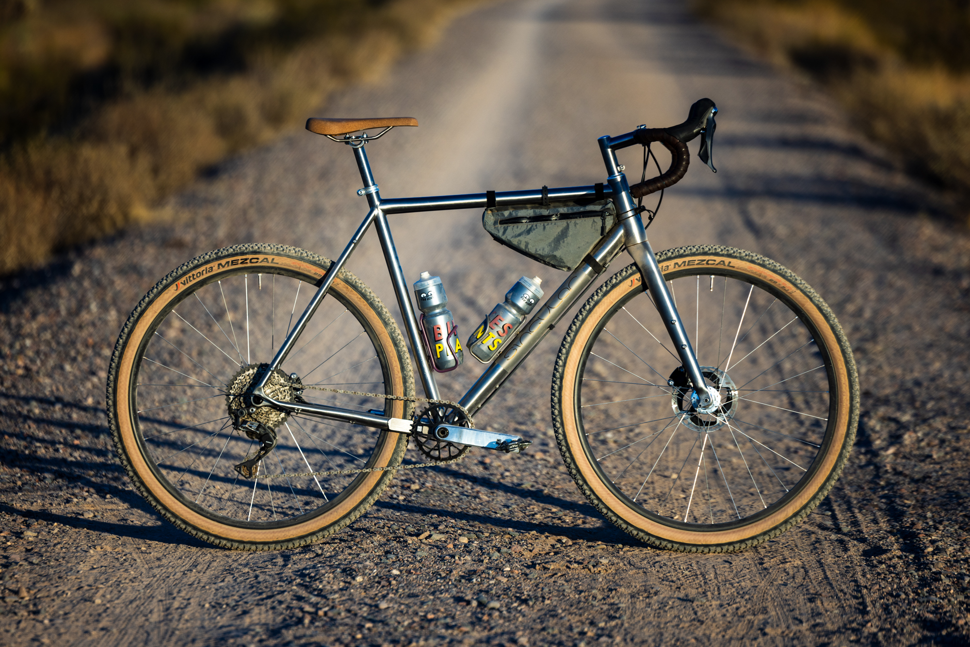 Singular Cycles Kite Titanium Gravel Bike Review: New Fork and Other ...