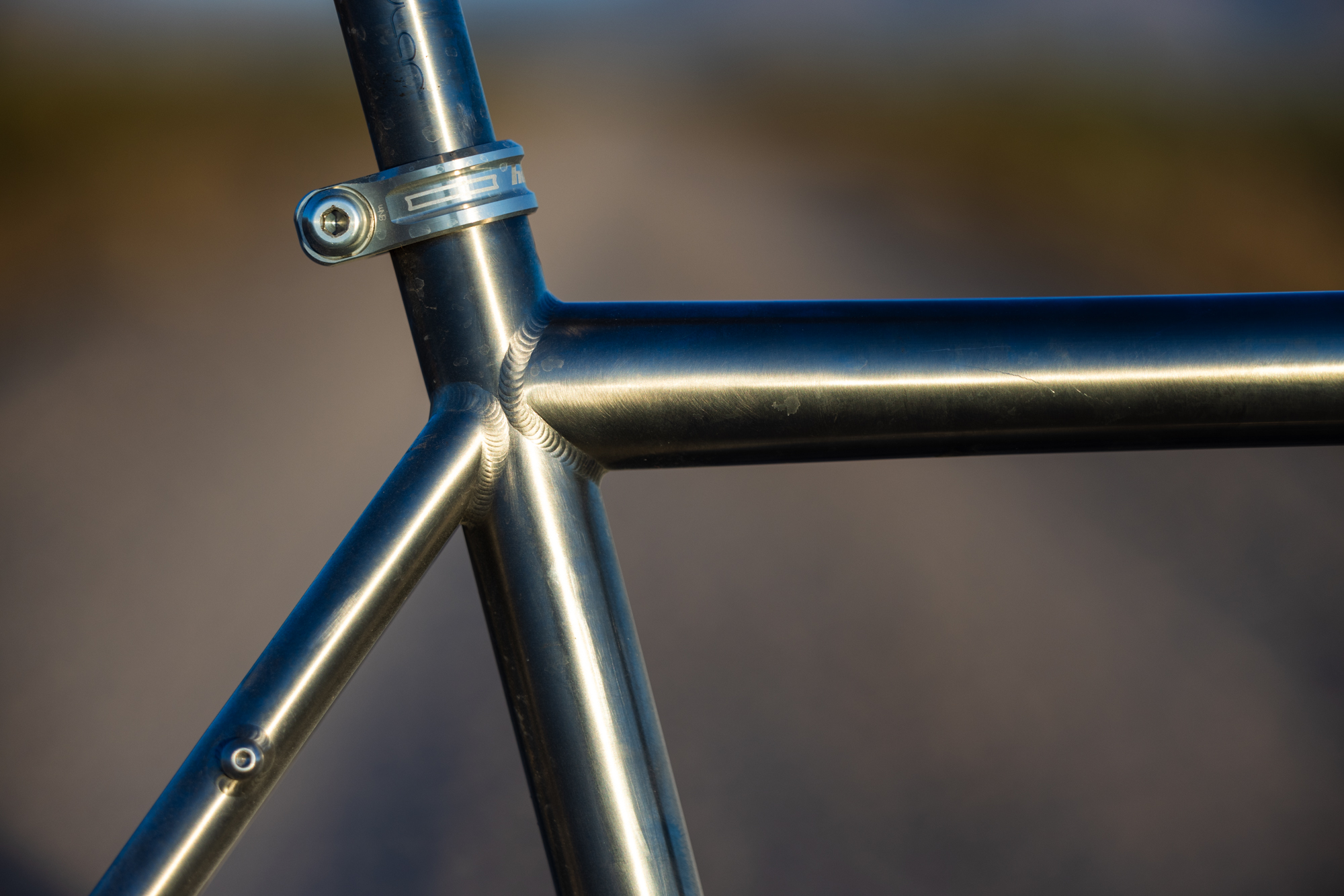 Singular Cycles Kite Titanium Gravel Bike Review: New Fork and Other ...