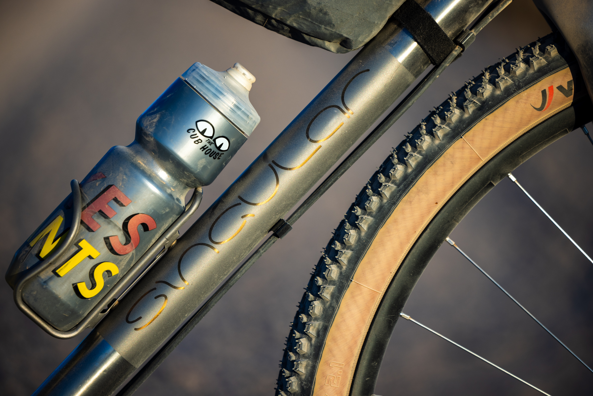 Singular Cycles Kite Titanium Gravel Bike Review: New Fork and Other ...