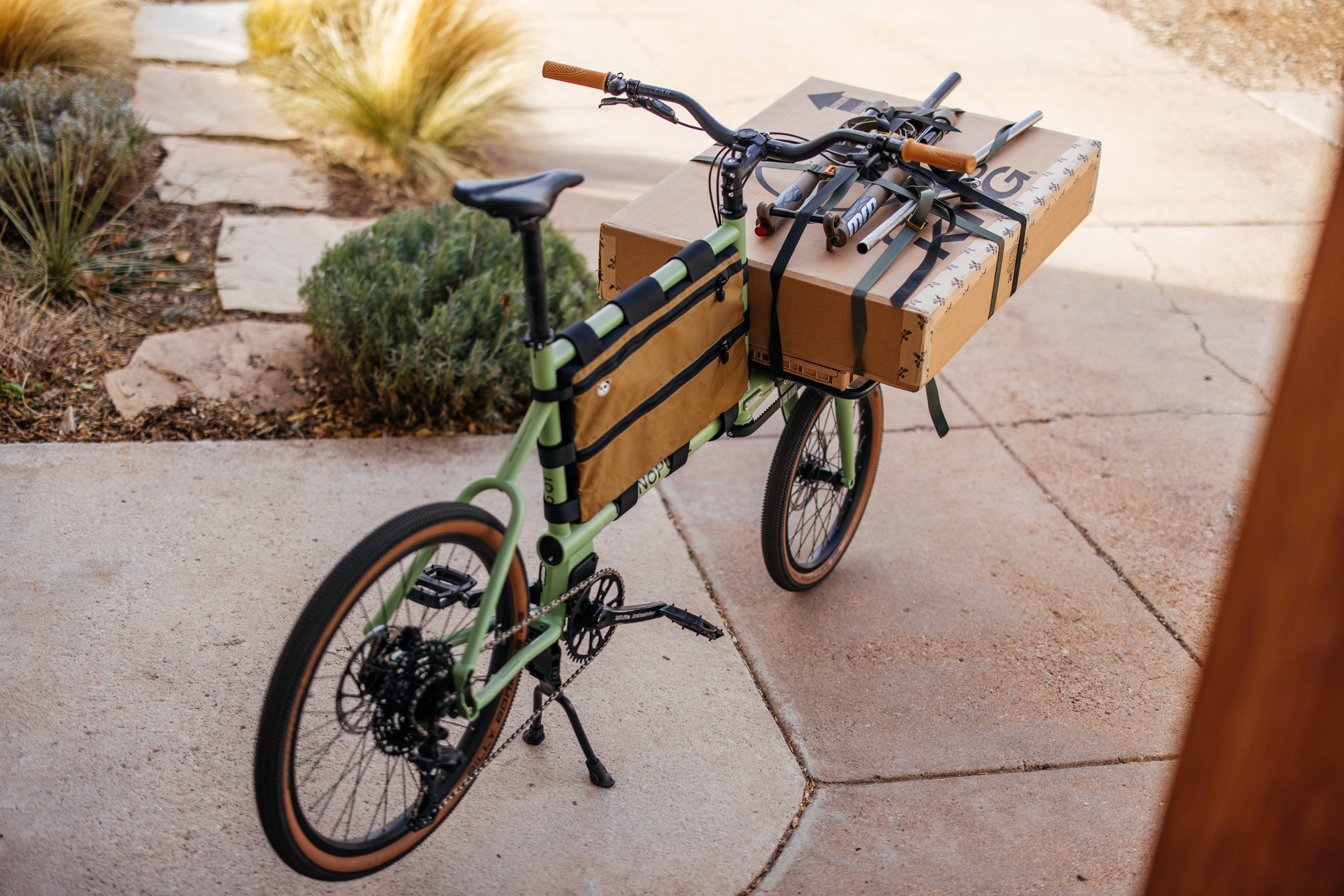 MONoPOLE Mini Cargo Bike Review: Ace of Wheelbase – John Watson | The ...