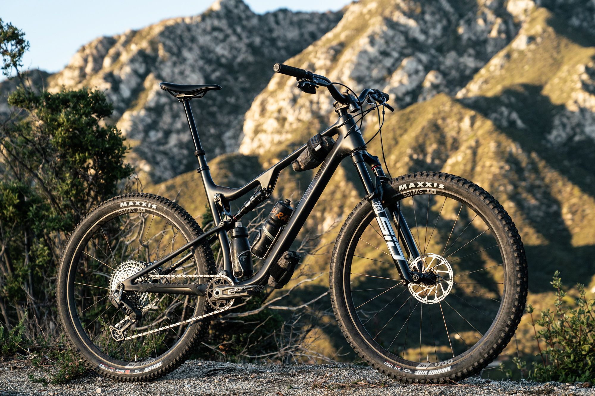 First Ride Review: 2025 Ari Signal Peak – Travis Engel | The Radavist ...