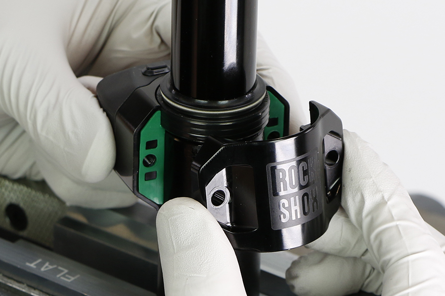 First Ride Review: New RockShox Reverb AXS Wireless Dropper Post ...