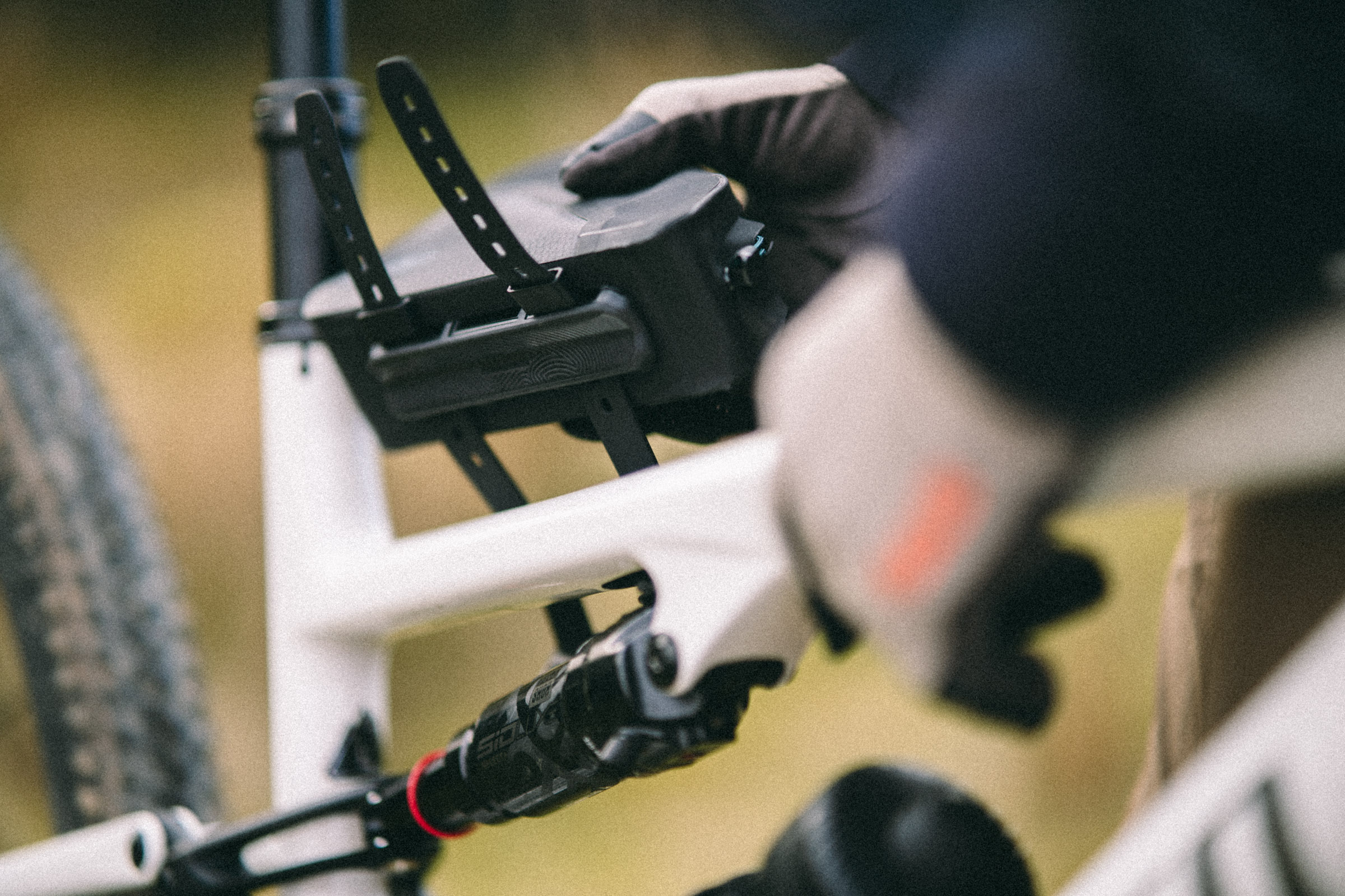 Tailfin Rear Top Tube Bag Expands Top Tube Storage | The Radavist | A ...