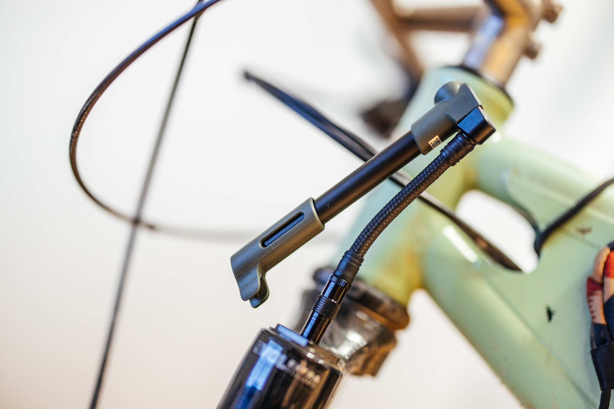 Topeak Nano Shock Pump Review: Stripped Down Functionality – John ...