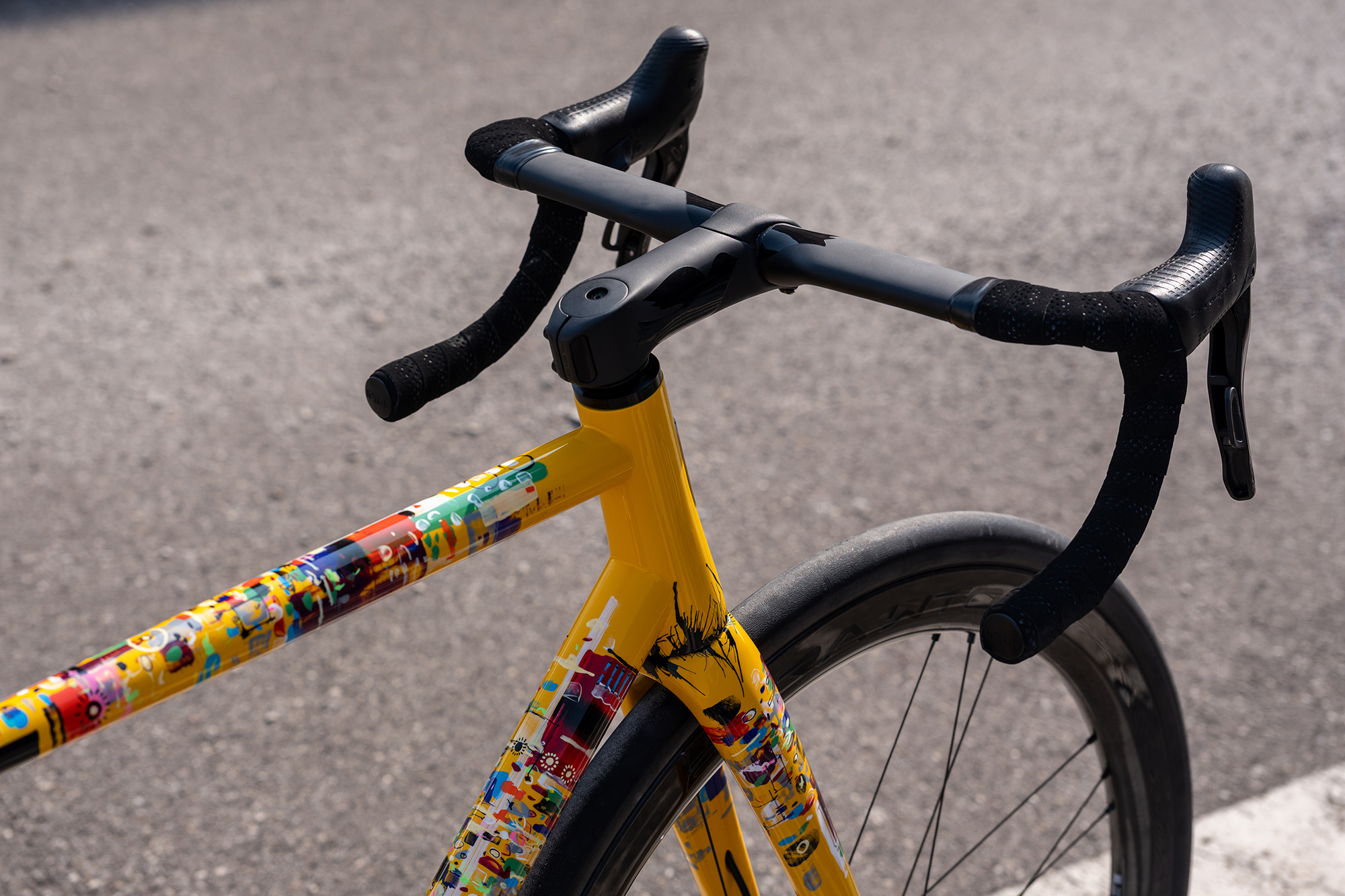 The Pegoretti Elio is an Integrated, Electronic Shifting-Only 32 mm ...